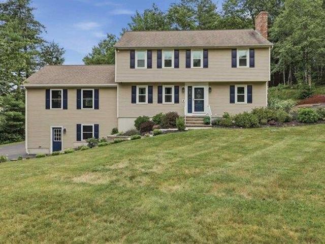 4 bedroom, Londonderry NH 03053 104831452