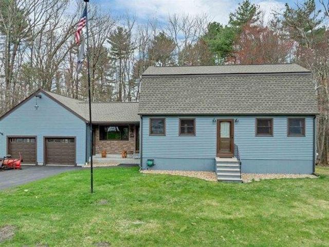 4 bedroom, Londonderry NH 03053 102445346