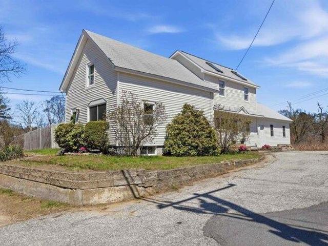 4 bedroom, Londonderry NH 03053 LS102447397