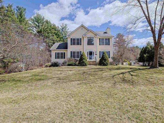 4 bedroom, Londonderry NH 03053 LS102669345