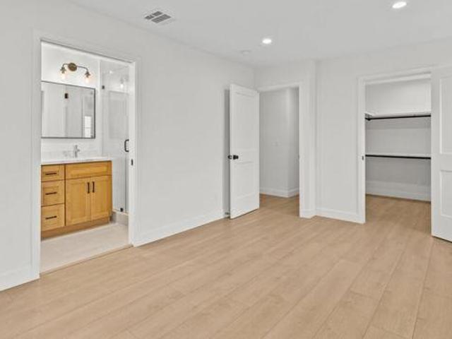 4 bedroom, Los Angeles CA 91344 89217838