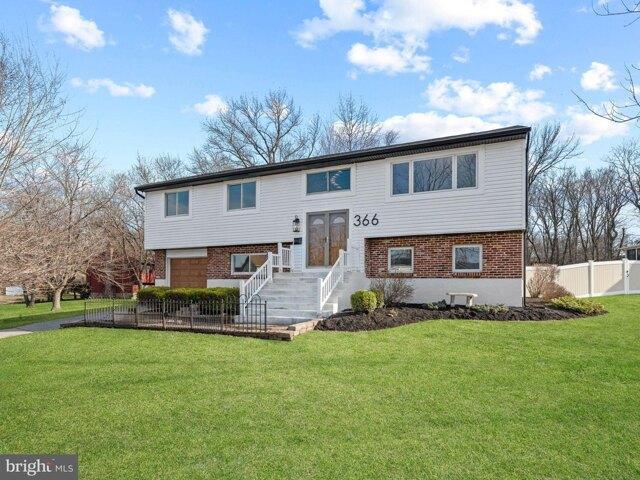 4 bedroom, Lawnside NJ 08045 LS101707016
