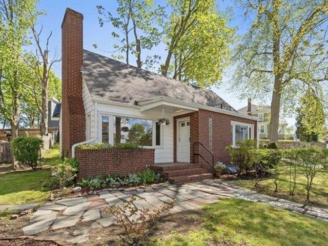 4 bedroom, Lawrence MA 01841 103431376