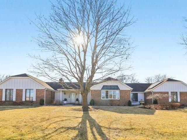 4 bedroom, Lake Barrington IL 60010 90203127
