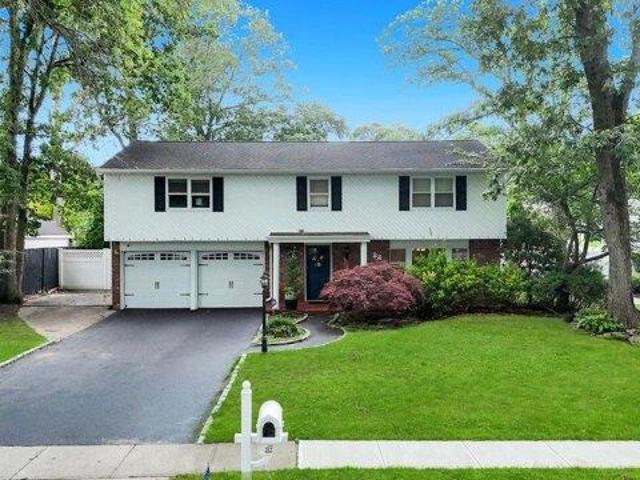 4 bedroom, Lake Grove NY 11755 104908963