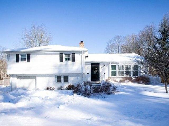 4 bedroom, Lakeville MA 02347 LS102777553