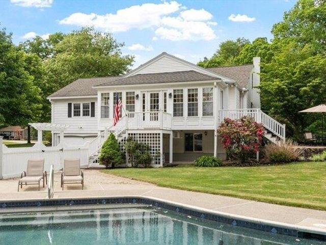 4 bedroom, Lancaster MA 01523 LS102780285
