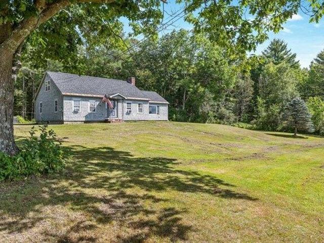 4 bedroom, Lancaster NH 03584 105125003