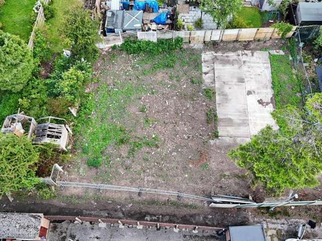 4 Bedroom Land Commercial