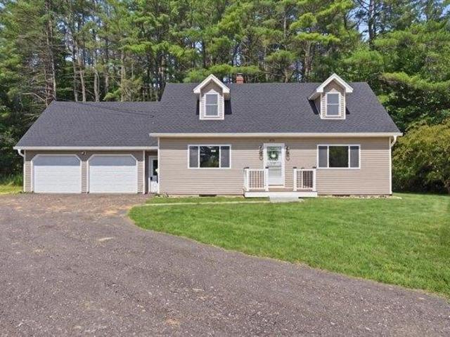 4 bedroom, Lewiston ME 04240 104947065