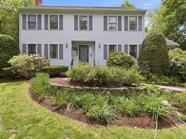 4 bedroom, Lexington MA 02420 105144520