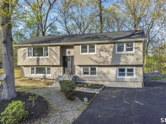 4 bedroom, Ledyard CT 06335 LS103125840