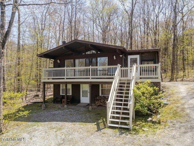 4 bedroom, Lee MA 01238 LS103125184