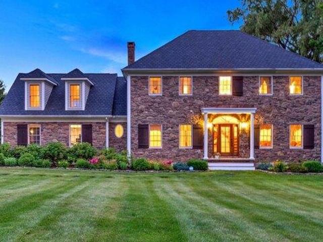 4 bedroom, Lee MA 01238 104234225