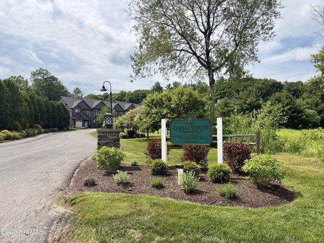 4 bedroom, Lenox MA 01240 104831098