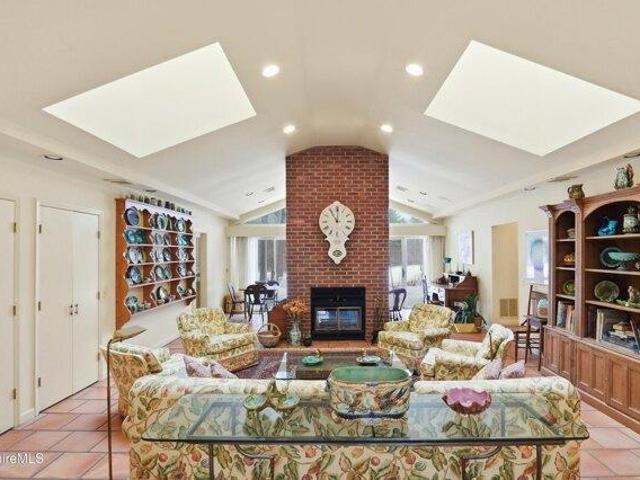 4 bedroom, Lenox MA 01240 102346123