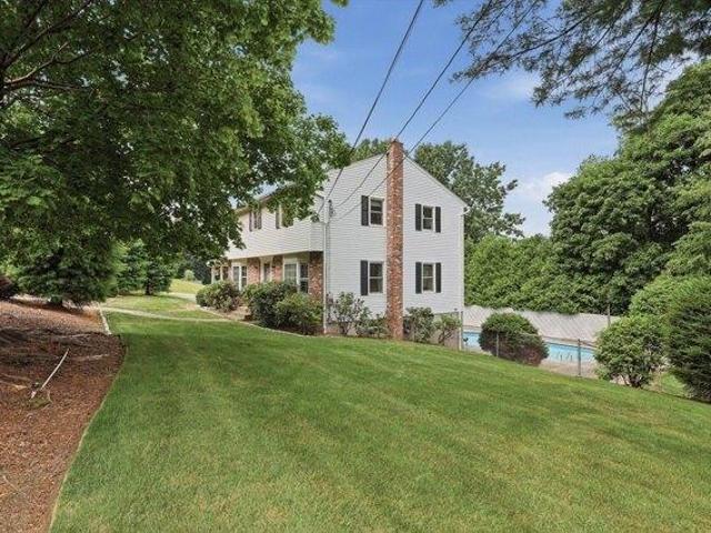 4 bedroom, Leominster MA 01453 104514119