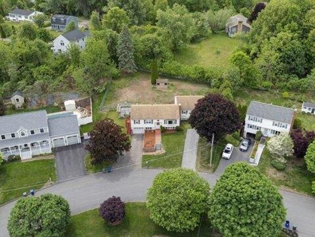 4 bedroom, Leominster MA 01453 105157009