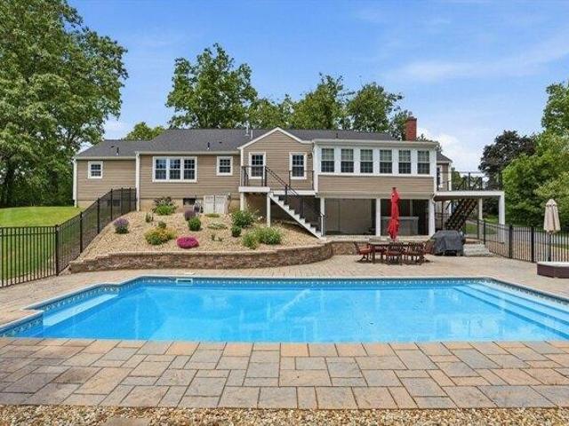 4 bedroom, Littleton MA 01460 LS103038064