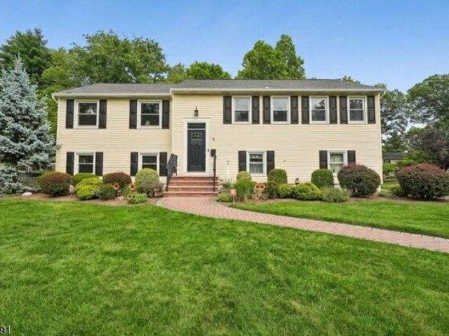 4 bedroom, Livingston NJ 07039 104852560