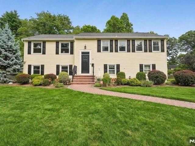 4 bedroom, Livingston NJ 07039 104296737