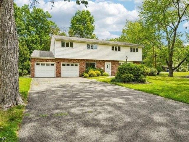 4 bedroom, Livingston NJ 07039 104373660