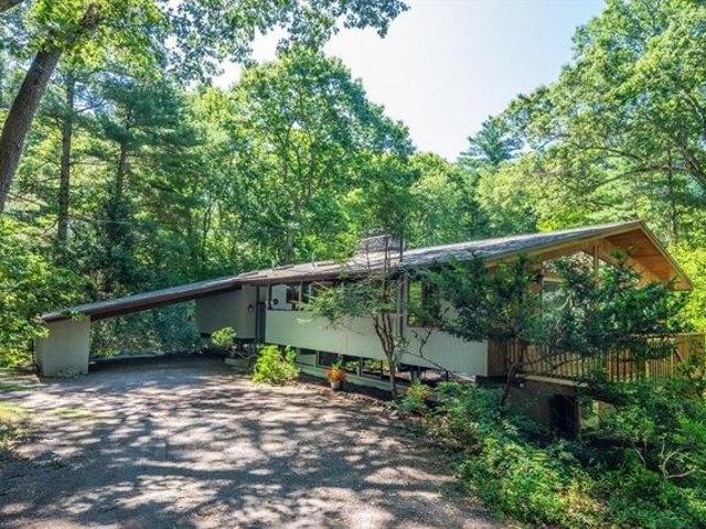 4 bedroom, Lincoln MA 01773 104849800