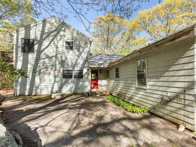 4 bedroom, Lincoln RI 02865 LS102594639