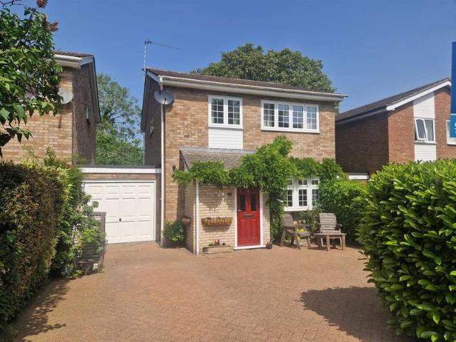4 Bedroom Link Detached House