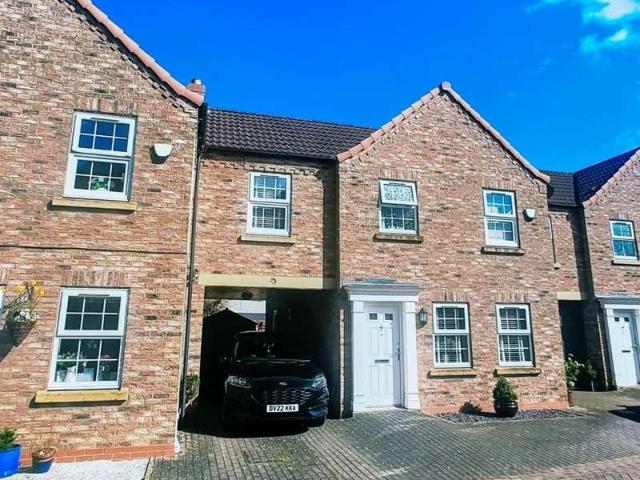 4 Bedroom Link Detached House