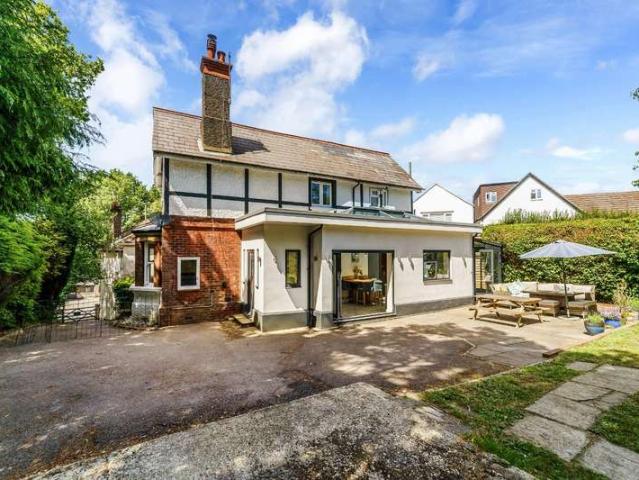 4 Bedroom Link Detached House