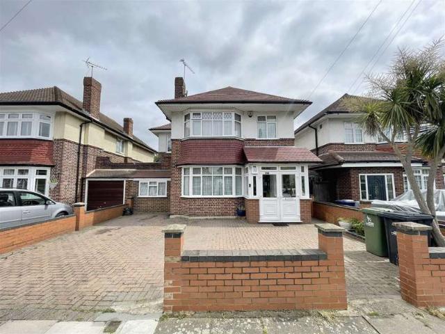 4 Bedroom Link Detached House