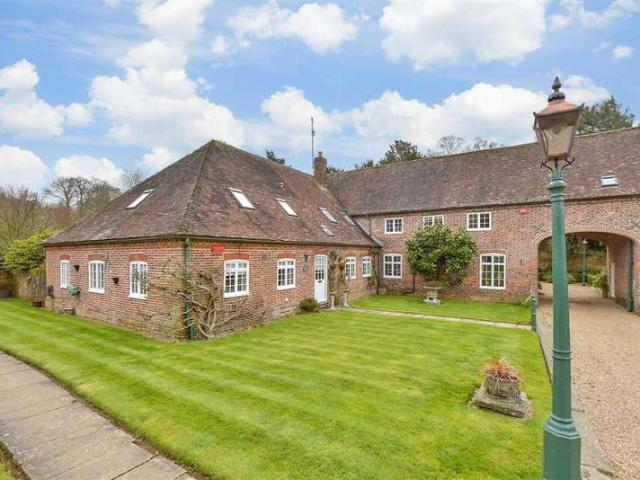 4 Bedroom Link Detached House