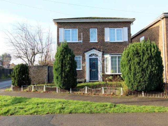 4 Bedroom Link Detached House