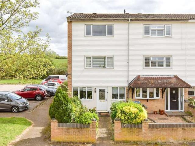 4 Bedroom Link Detached House