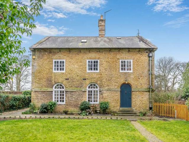 4 Bedroom Link Detached House