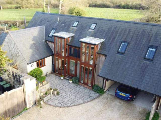4 Bedroom Link Detached House