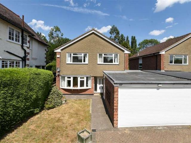 4 Bedroom Link Detached House