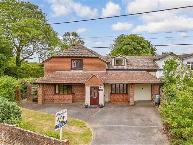 4 Bedroom Link Detached House