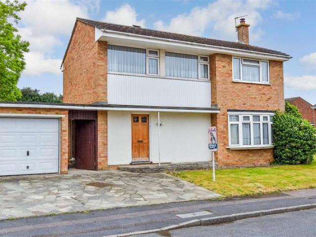4 Bedroom Link Detached House