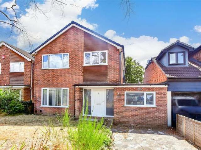 4 Bedroom Link Detached House