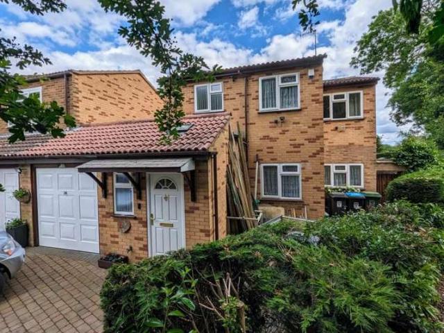 4 Bedroom Link Detached House