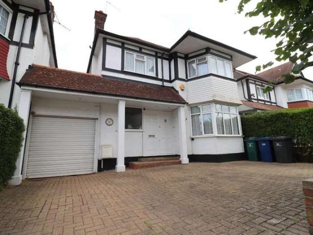 4 Bedroom Link Detached House