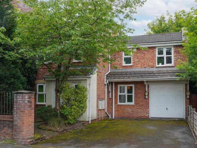 4 Bedroom Link Detached House