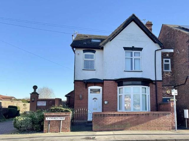 4 Bedroom Link Detached House