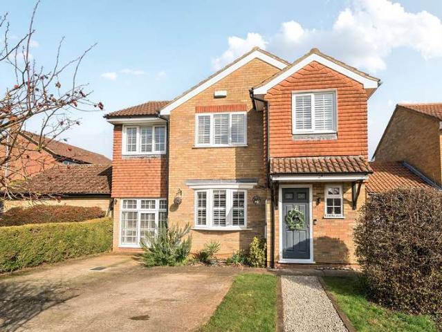 4 Bedroom Link Detached House