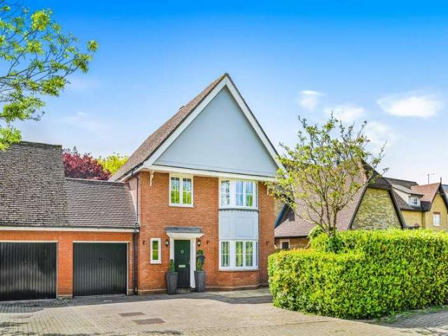 4 Bedroom Link Detached House