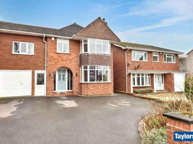 4 Bedroom Link Detached House