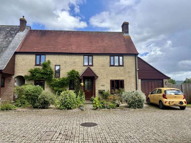 4 Bedroom Link Detached House