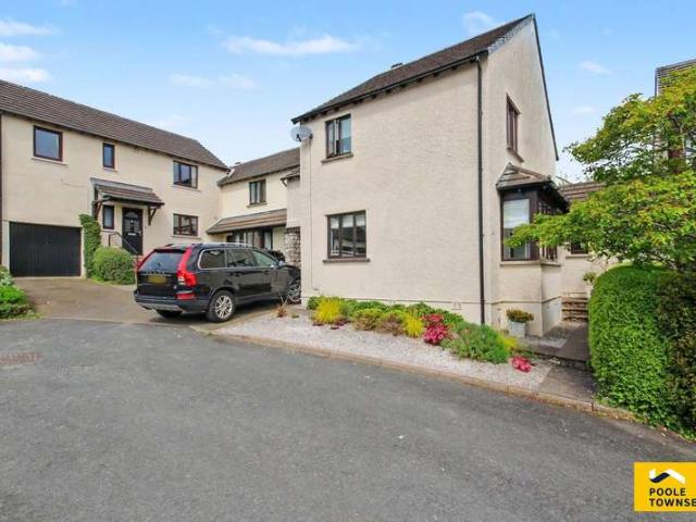 4 Bedroom Link Detached House